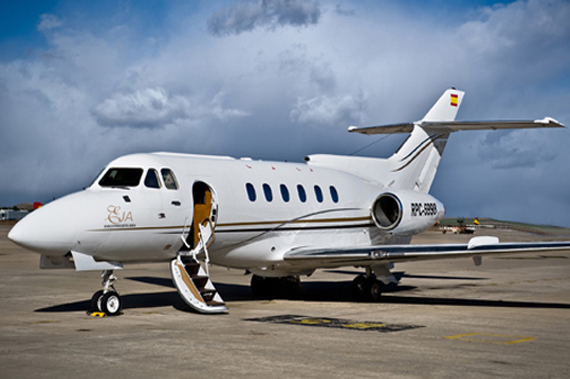Hawker 700
